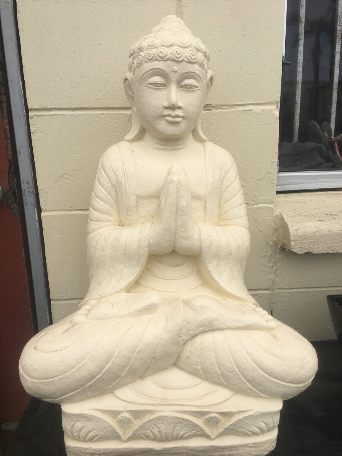 Large Praying Buddha Cream – Komodo Statues